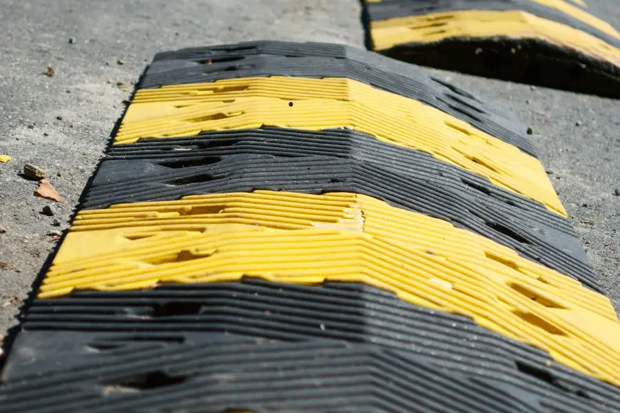 Speed Bumps vs Speed Humps: Key Differences & Uses